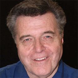 Neal Adams - Bio, Family | Famous Birthdays