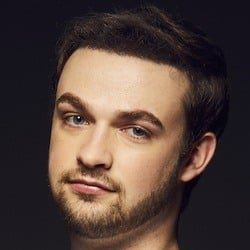 Celebrities Born in 1993 | Famous Birthdays