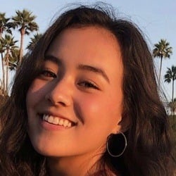 Ashley Alexander (YouTube Star) - Age, Bio, Family | Famous Birthdays