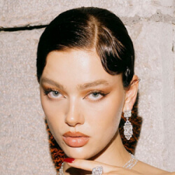 Jessica Alexander - Age, Bio, Family | Famous Birthdays