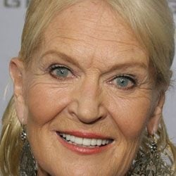 Lynn Anderson - Bio, Family | Famous Birthdays