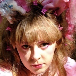 Anna_b_official - Age, Bio, Family | Famous Birthdays