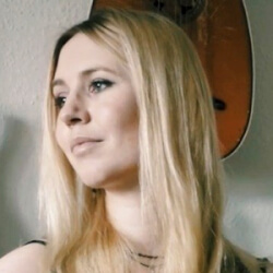 Annie Hurdy Gurdy - Age, Bio, Family | Famous Birthdays