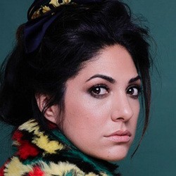 Connie Ballarini - Edad, Familia, Biografía | Famous Birthdays