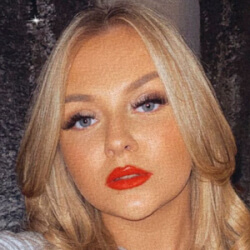 Molly Beaney - Age, Bio, Family | Famous Birthdays