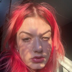 Dani Beardall - Age, Bio, Family | Famous Birthdays