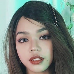 Innah Bee - Age, Bio, Family | Famous Birthdays