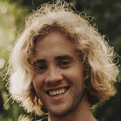 Derik Fein - Age, Bio, Family | Famous Birthdays