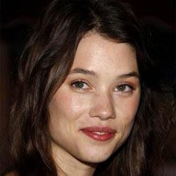 Astrid Wett - Age, Bio, Family | Famous Birthdays