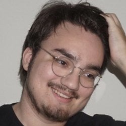Pezzy - Age, Bio, Family | Famous Birthdays