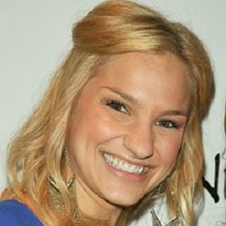 Chelsea Briggs - Age, Bio, Family | Famous Birthdays