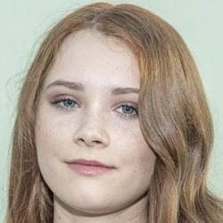 Violet Brinson - Age, Bio, Family | Famous Birthdays
