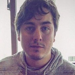 Ken Abroad - Age, Bio, Family | Famous Birthdays