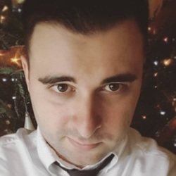 justfoxii - Age, Bio, Family | Famous Birthdays