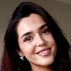 Elena Carroll - Age, Bio, Family | Famous Birthdays