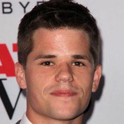 Charlie Carver - Age, Bio, Family | Famous Birthdays