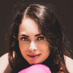 Jessica Alzamora - Age, Bio, Family | Famous Birthdays