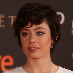Anna Castillo - Age, Bio, Family | Famous Birthdays
