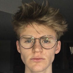 Flynn Castles - Age, Bio, Family | Famous Birthdays
