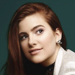 Riley Clemmons - Age, Bio, Family | Famous Birthdays