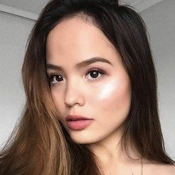 Carly Connell - Age, Bio, Family | Famous Birthdays