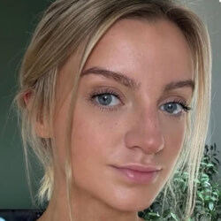 Emily Cook (Instagram Star) - Age, Bio, Family | Famous Birthdays