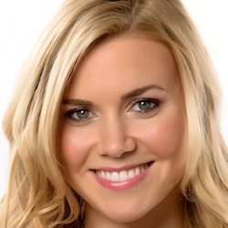 Kelsey Cook - Age, Bio, Family | Famous Birthdays