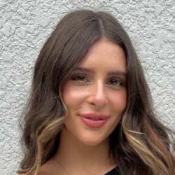 Famous Roses | Famous Birthdays