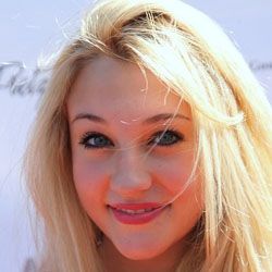 Kelly Crook - Age, Bio, Family | Famous Birthdays