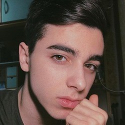 Ale Cutri - Age, Bio, Family | Famous Birthdays