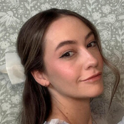 Alexia Delarosa - Age, Bio, Family | Famous Birthdays