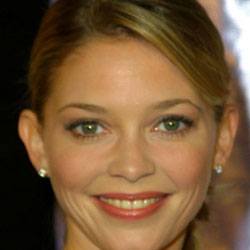 Amanda Detmer - Age, Bio, Family | Famous Birthdays