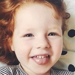 Chloe Dunstan - Age, Bio, Family | Famous Birthdays