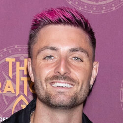 Alex Gray - Age, Bio, Family | Famous Birthdays