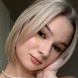 Deni Elena - Age, Bio, Family | Famous Birthdays