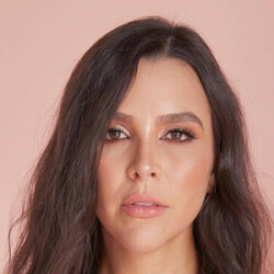 Laura Estrada (Instagram Star) - Age, Bio, Family | Famous Birthdays