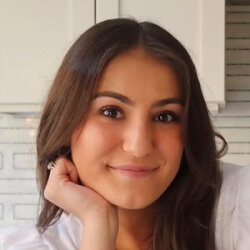 Paige Faustini - Age, Bio, Family | Famous Birthdays