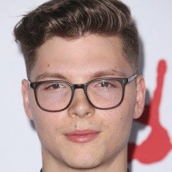Kevin Garrett - Age, Bio, Family | Famous Birthdays