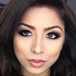 Emma Rose - Age, Bio, Family | Famous Birthdays