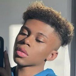 Jayllnn - Age, Bio, Family | Famous Birthdays