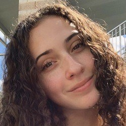 Jasmine Gossett - Age, Bio, Family | Famous Birthdays