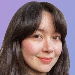 Laura Gouillon - Age, Bio, Family | Famous Birthdays