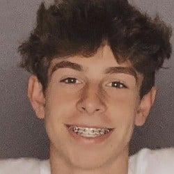 Adam Gross - Age, Bio, Family | Famous Birthdays