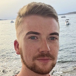 Luke Hamnett - Age, Bio, Family | Famous Birthdays