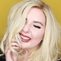 Jordan Hanz - Age, Bio, Family | Famous Birthdays