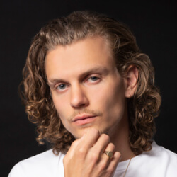 Sacha Harland - Bio, Family | Famous Birthdays