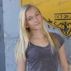 HeyItsLindsey - Age, Bio, Family | Famous Birthdays