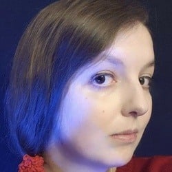Lizzy Hofe - Age, Bio, Family | Famous Birthdays