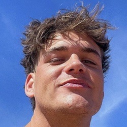 Noah Hura - Age, Bio, Family | Famous Birthdays