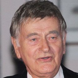 Barrie Ingham - Bio, Family | Famous Birthdays